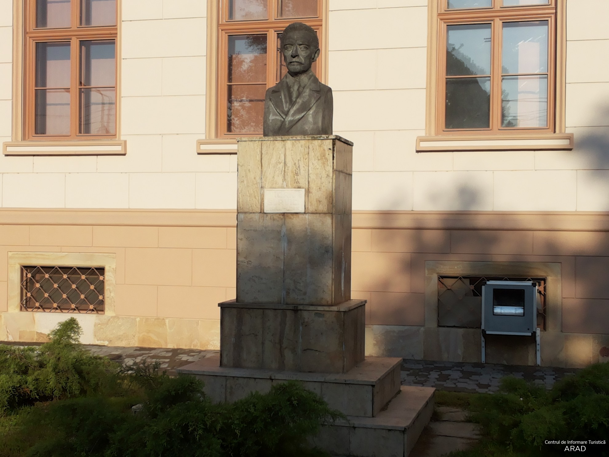 Bustul lui Ioan Slavici | CNIPT Arad